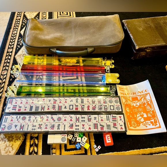 Vintage | Games | 4 Amanda Vintage Mahjong Full Set W Extra Tiles Dice ...